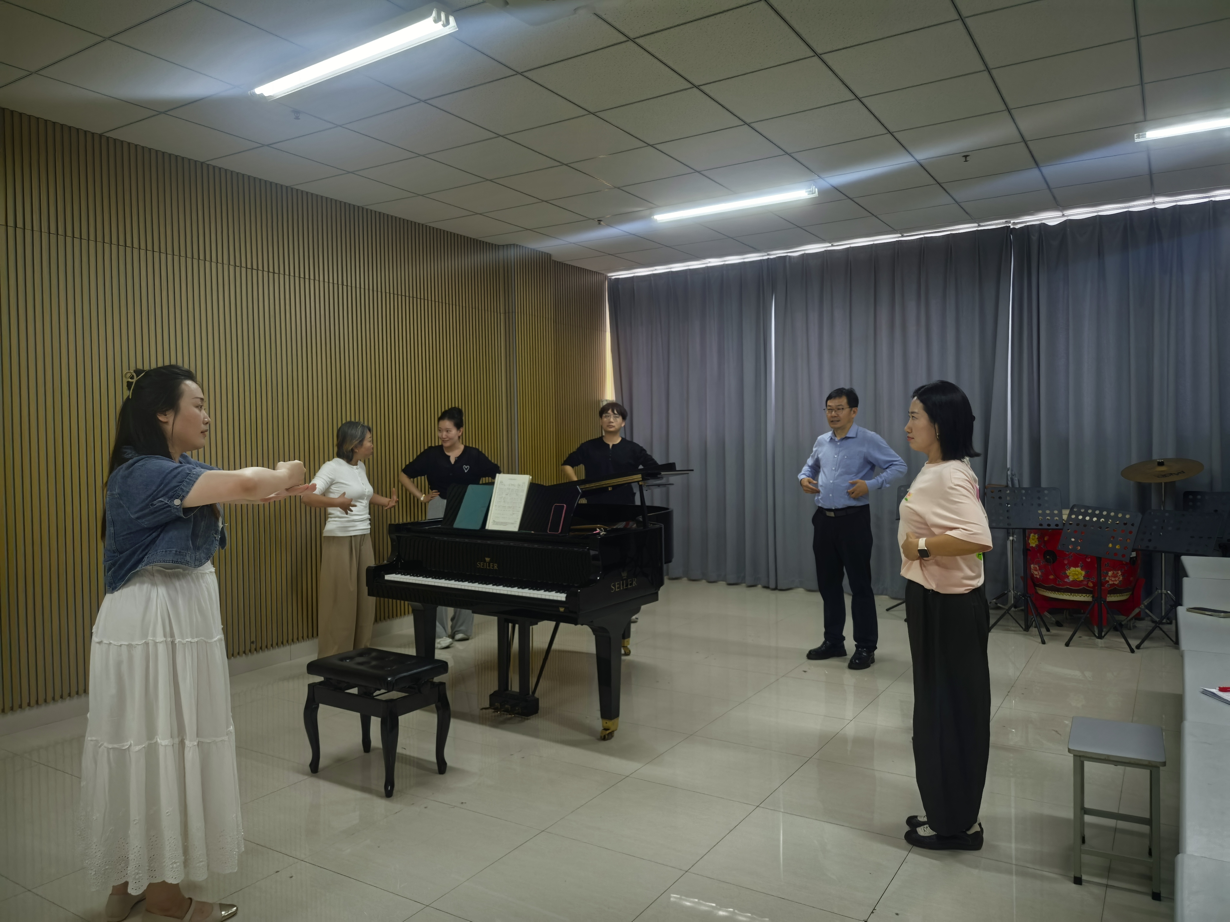 声乐艺术主题《流行歌曲演唱》教学沙龙活动